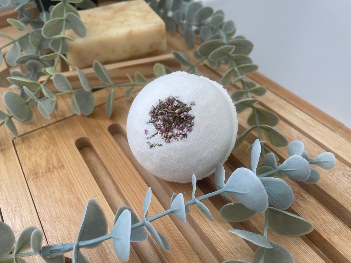 Rosemary & Tea Tree Botanical Bath Bomb – The Wrinkly Elephant Company